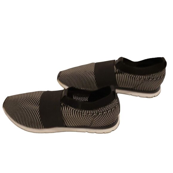 Nic - Zoe | Shoes | Nic And Zoe Brooke Slip On Sneaker Size 85 Black ...